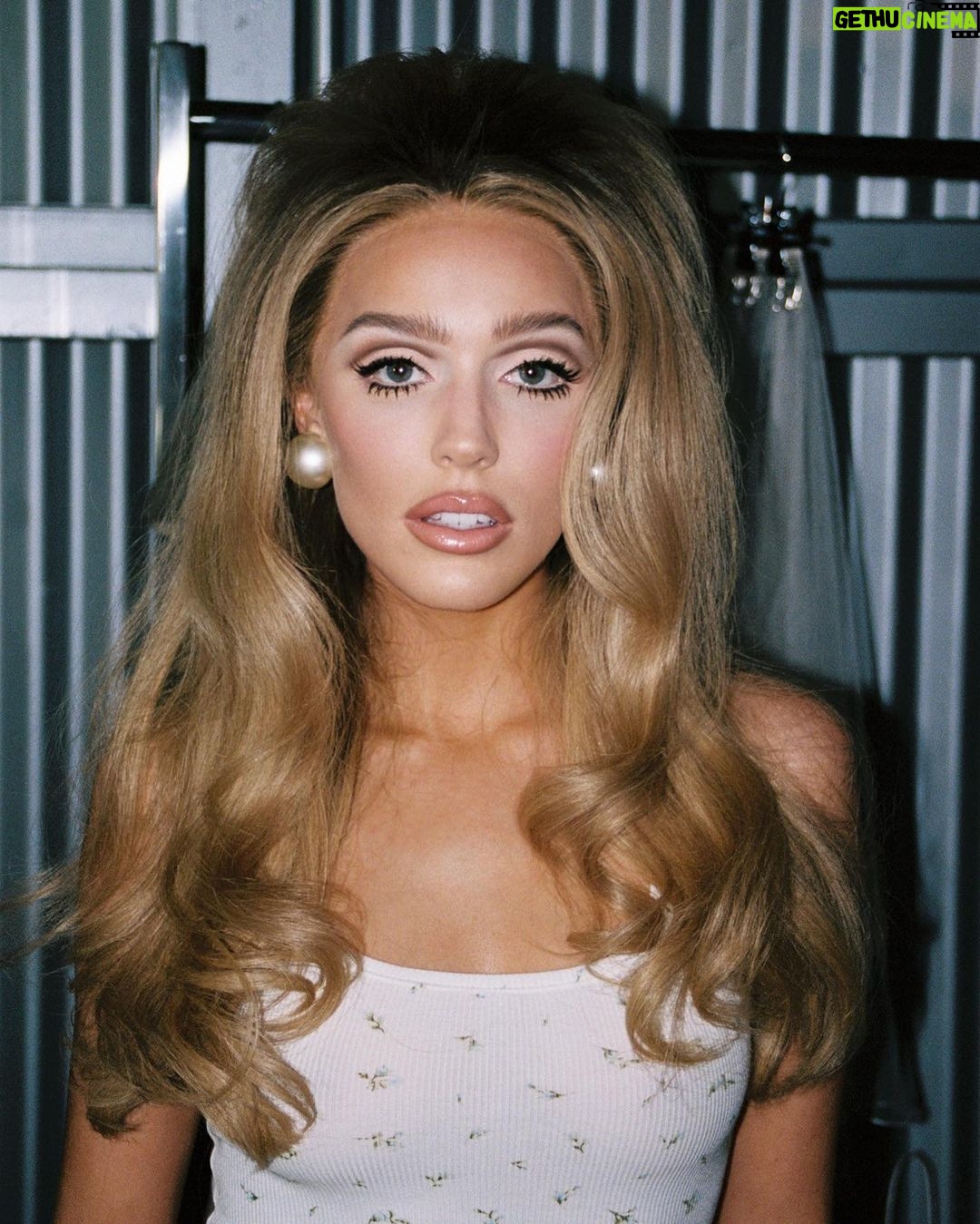 Actress Alexandra Cooper HD Instagram Photos and Wallpapers March 2024 ...