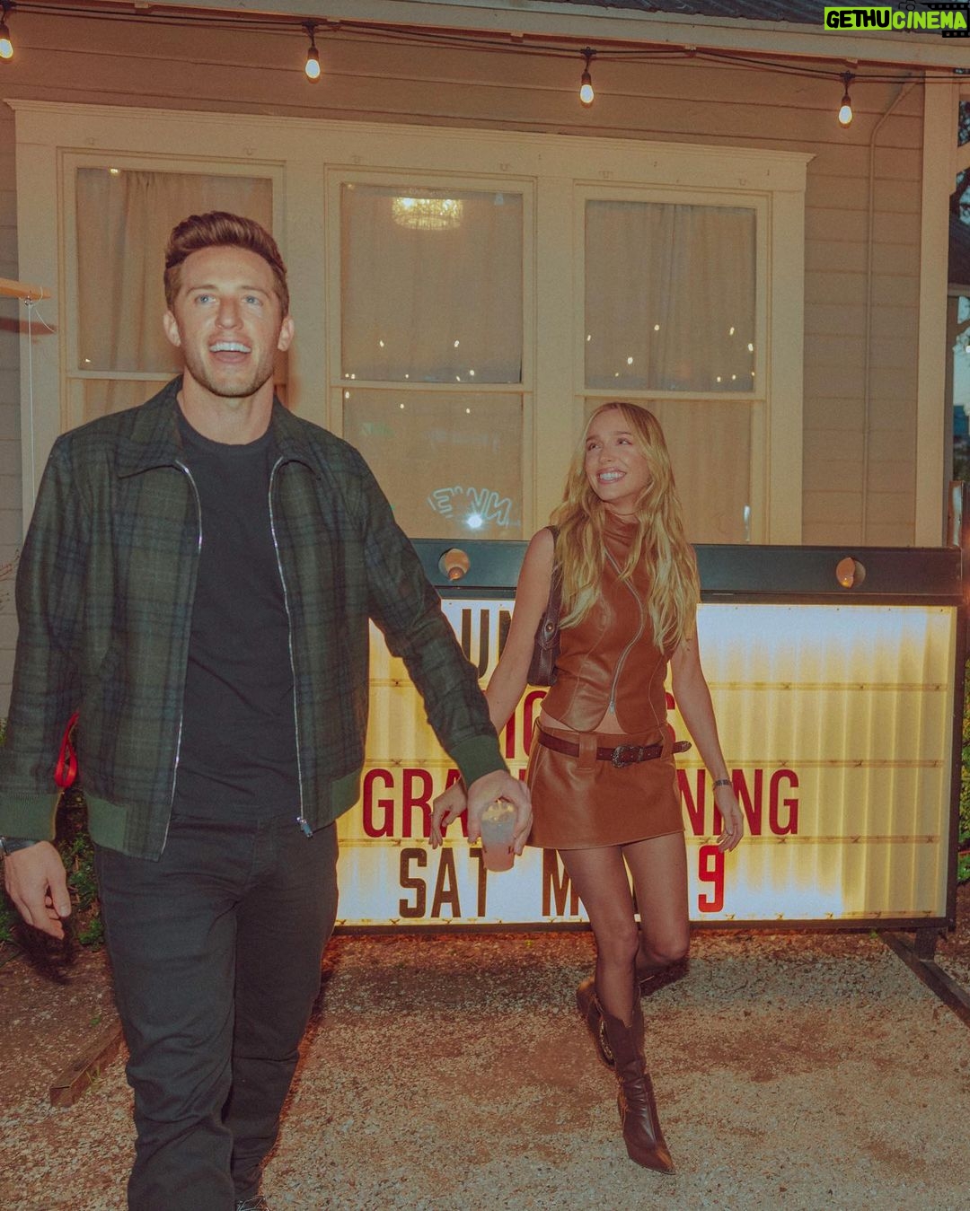 Alexandra Cooper Instagram – @unwell & in good company Austin, Texas ...