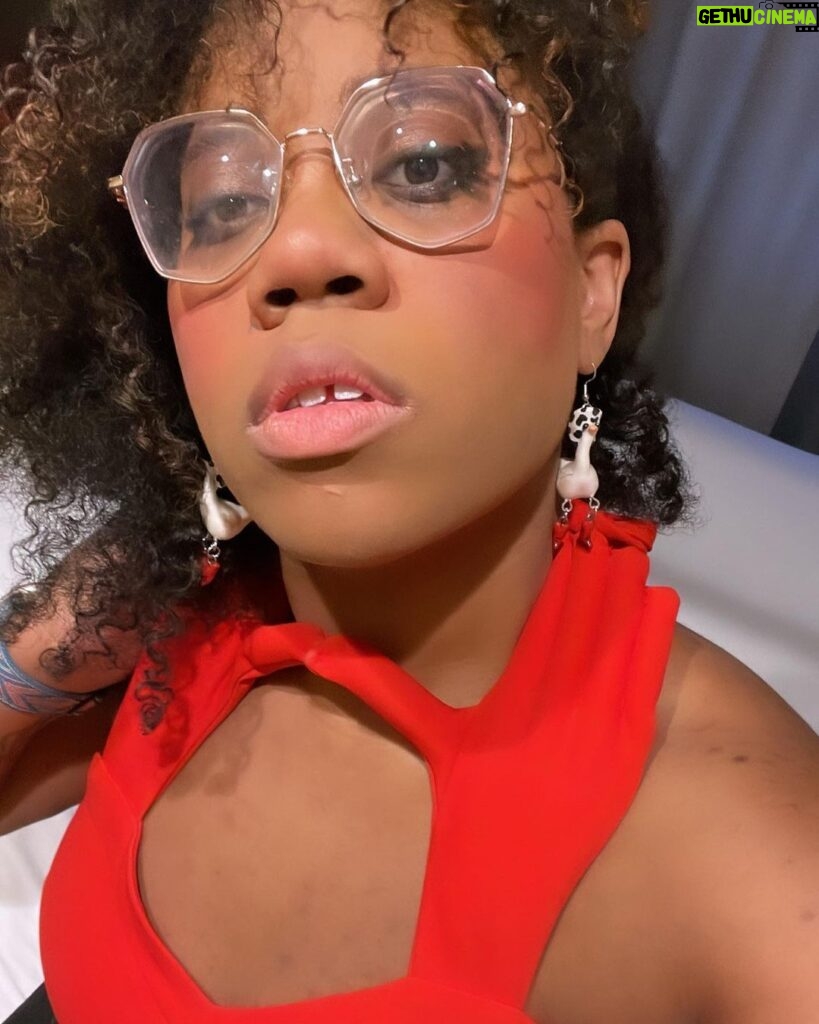 Actress Alexis Nikole Nelson HD Instagram Photos and Wallpapers April ...