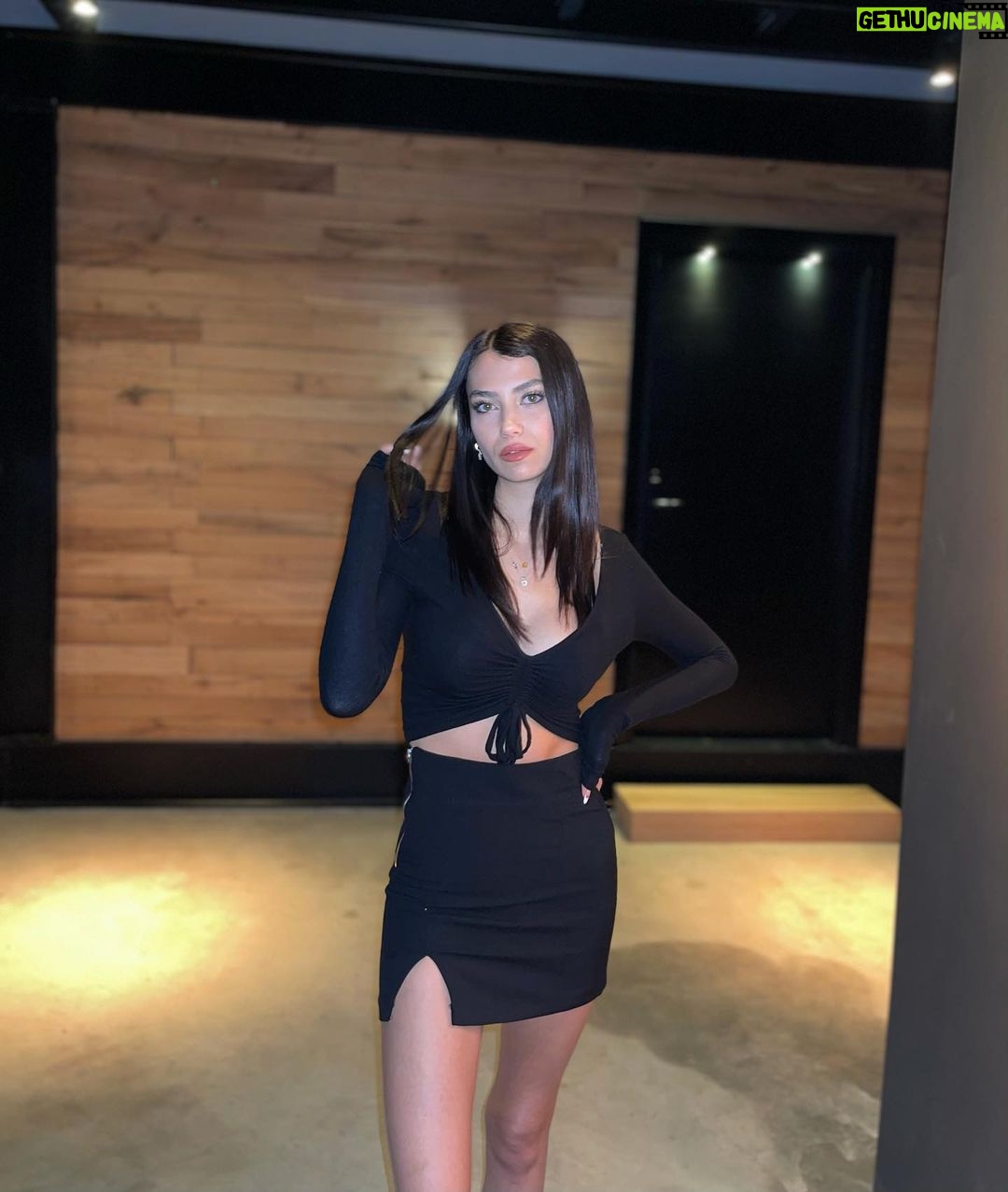 Aleyna Solaker Instagram – 🖤2 | Gethu Cinema