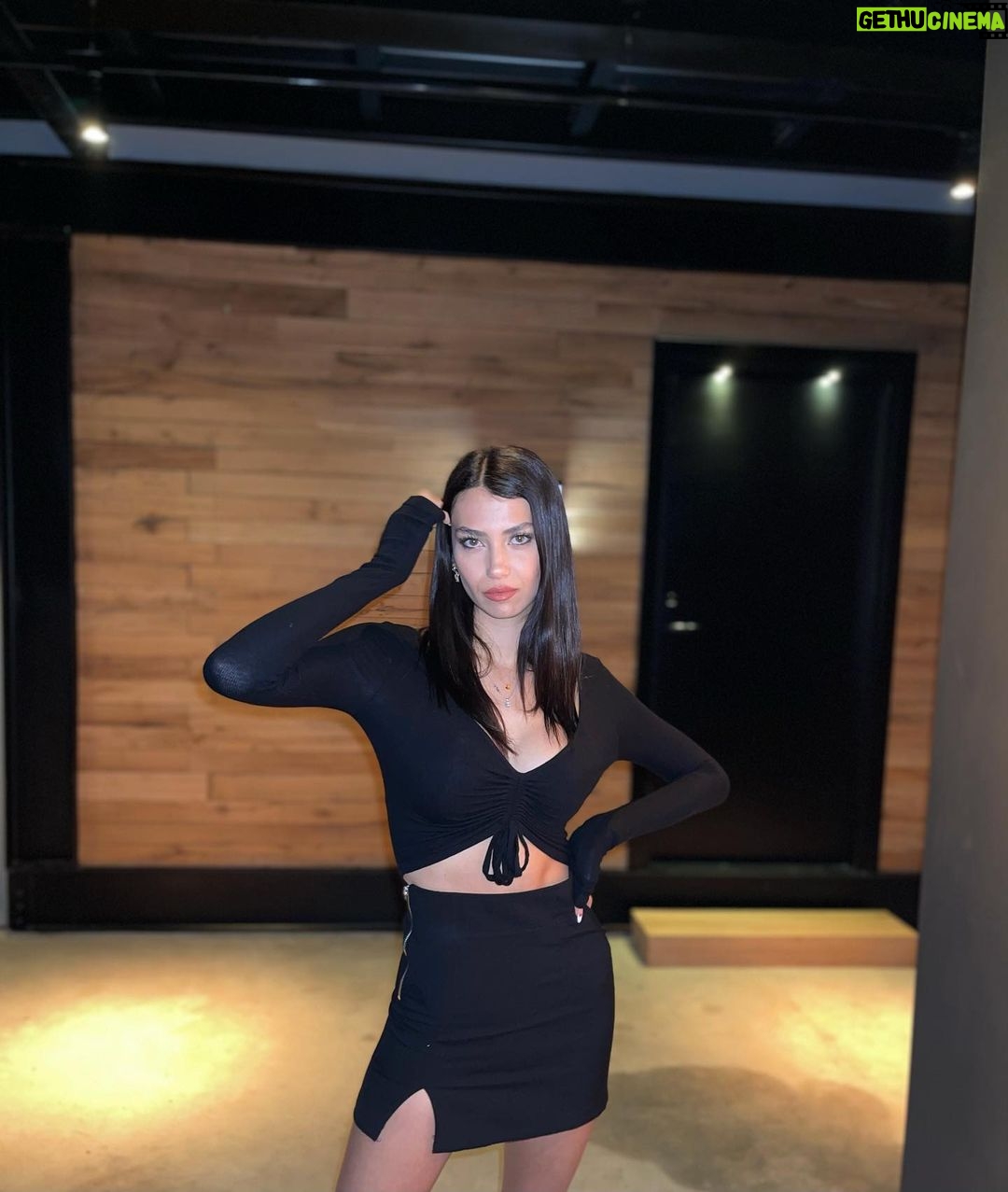 Aleyna Solaker Instagram – 🖤2 | Gethu Cinema