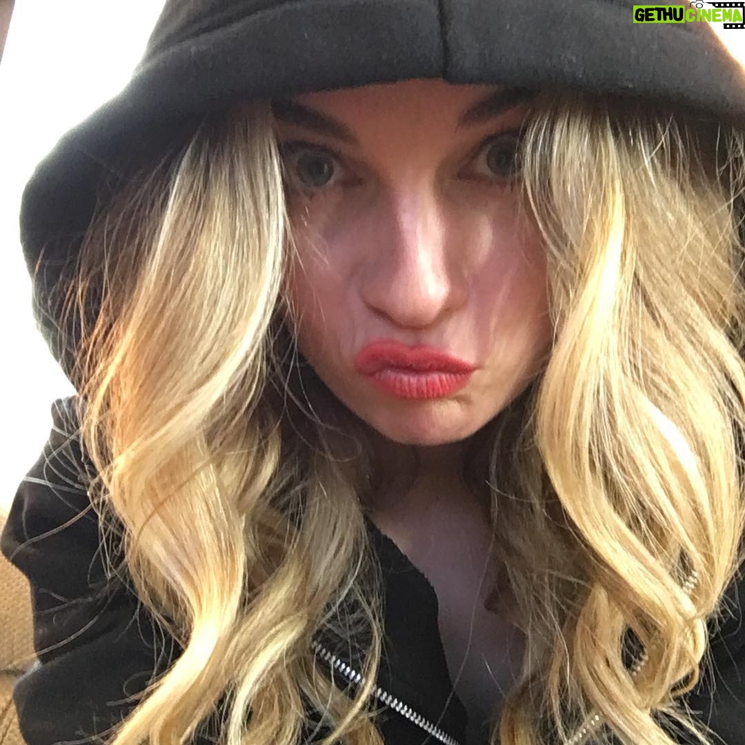 Annie Murphy Instagram – Great news – I will be playing the role of ...