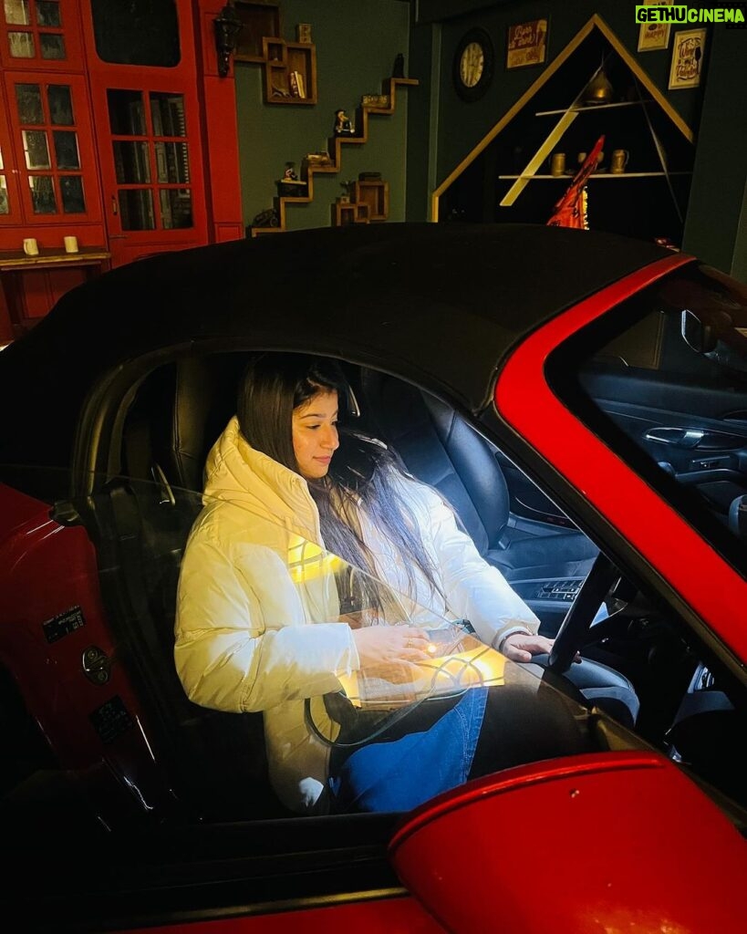 Actress Divya Sharma HD Instagram Photos and Wallpapers January 2024 ...
