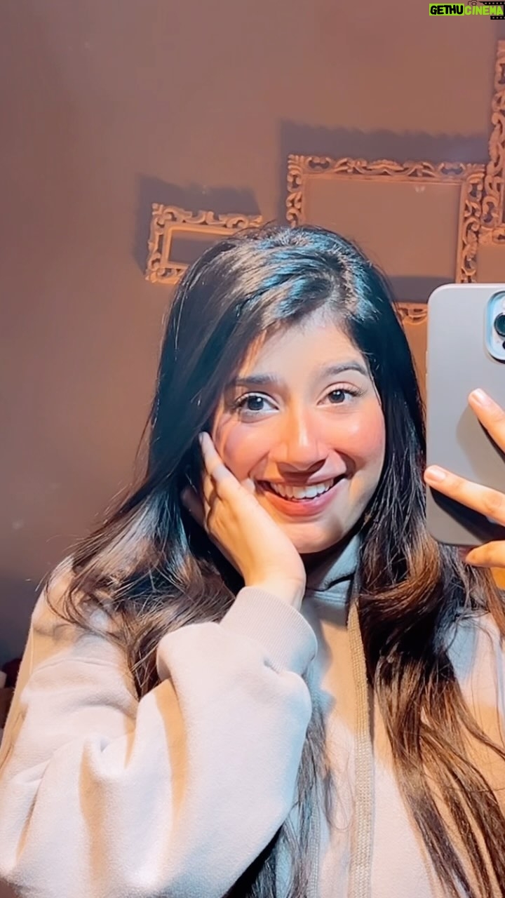 Actress Divya Sharma HD Instagram Photos and Wallpapers January 2024 ...