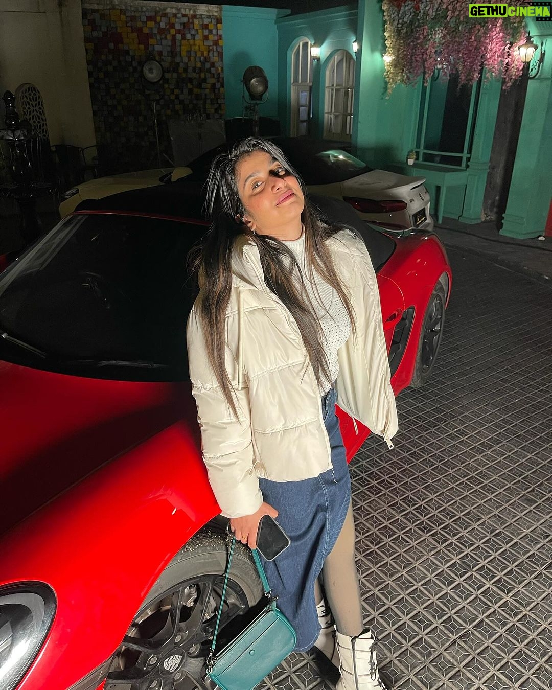 Actress Divya Sharma HD Instagram Photos and Wallpapers January 2024 ...