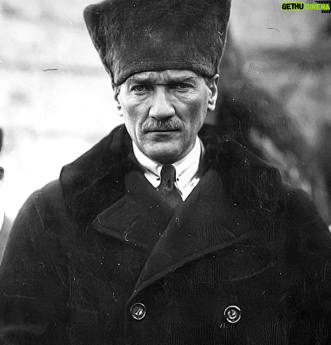 Actress Ebru Akel HD Instagram Photos and Wallpapers January 2024 ...