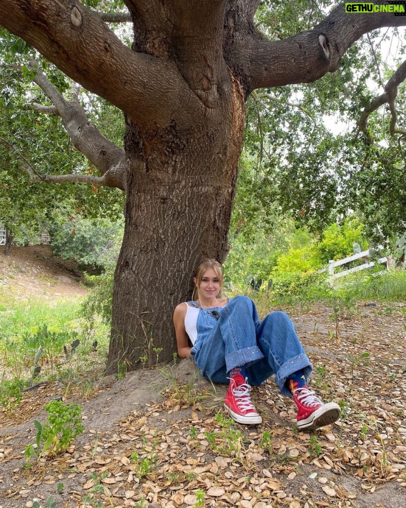 Actress Emily Skinner HD Instagram Photos and Wallpapers July 2021 ...