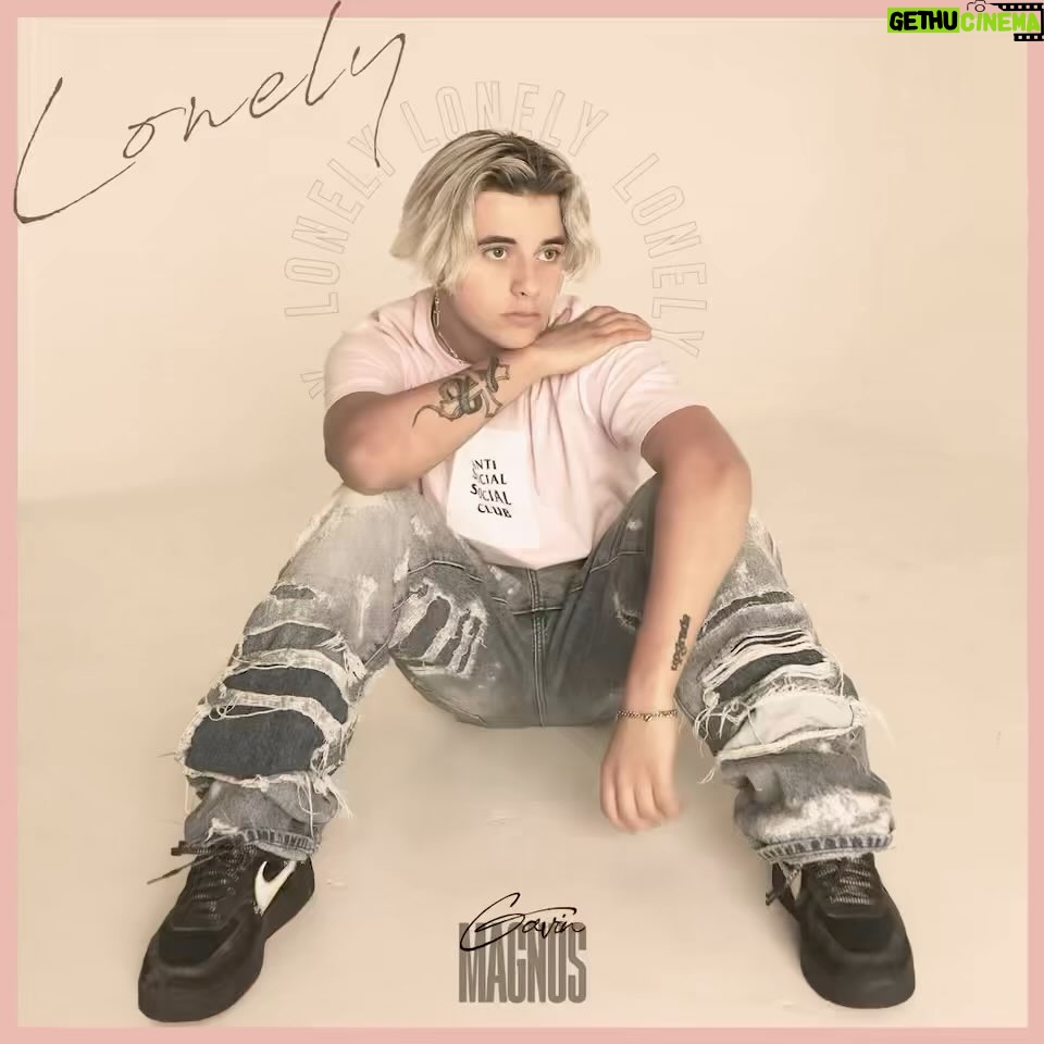Gavin Magnus Instagram – Lonely is about to go crazy 😈 pre-save link in ...