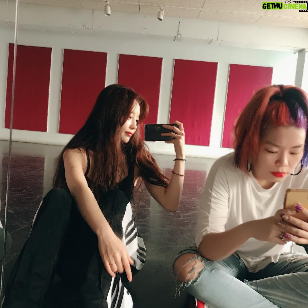 Goo Ha-ra Instagram – 그냥 연습😄 | Gethu Cinema