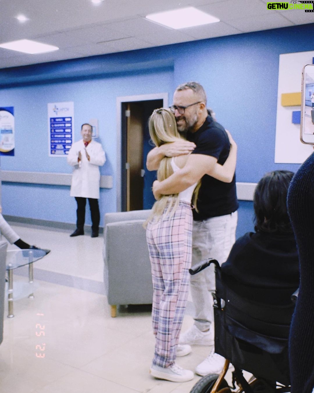 Actress Isabella Tena HD Instagram Photos and Wallpapers February 2023 ...