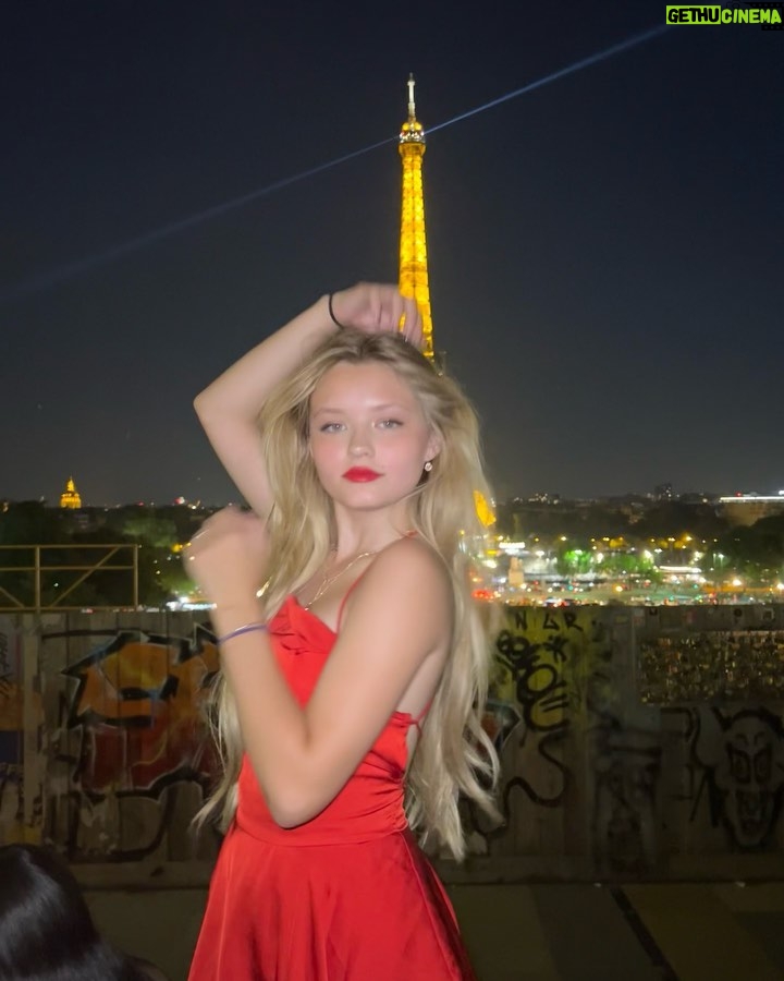 Actress Isabella Tena HD Instagram Photos and Wallpapers November 2022 ...