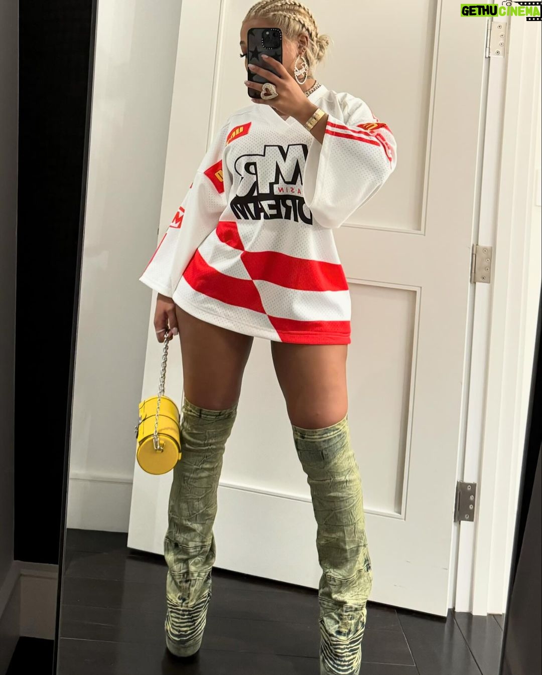 Jayda Cheaves Instagram – The love be fake but the obsession be real 📌 ...