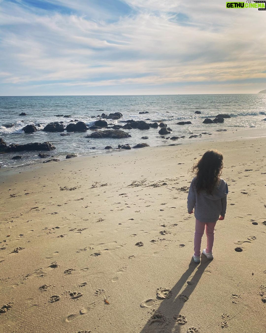 Lacey Chabert Instagram – A perfect afternoon 🤍 #beach #family # ...