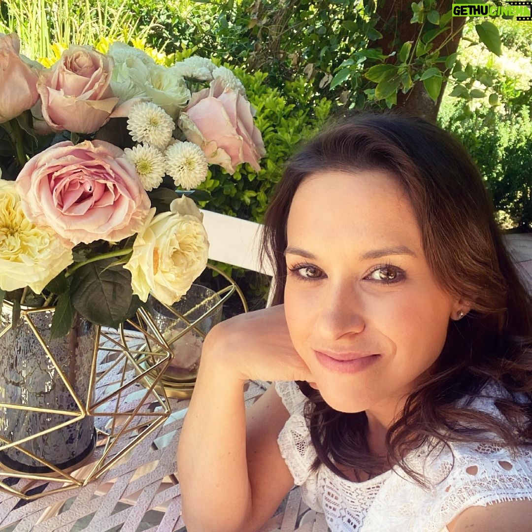 Lacey Chabert Instagram – Happy Friday, friends! Hope you’re having a ...
