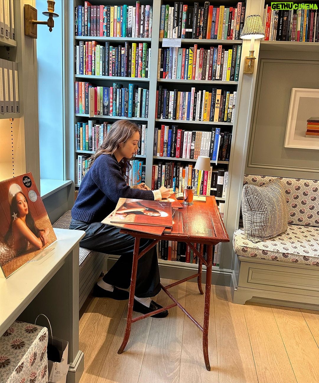 Laufey Instagram – Extra bewitching show in Boston 🪄🖤 Boston ...