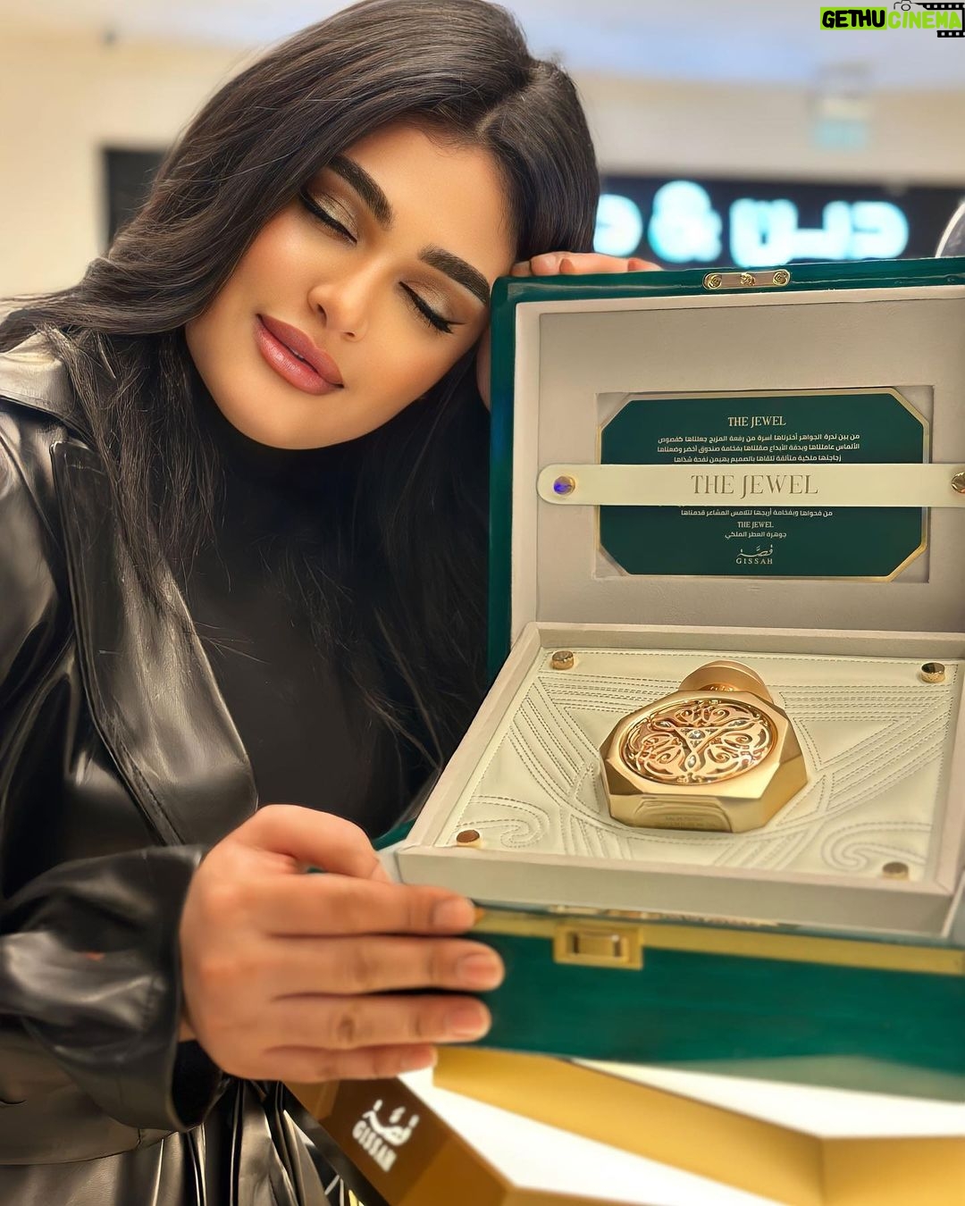 Layali Dehrab Instagram – عطر الفخامه من قصه The jewel نزل بوتيكات اون ...