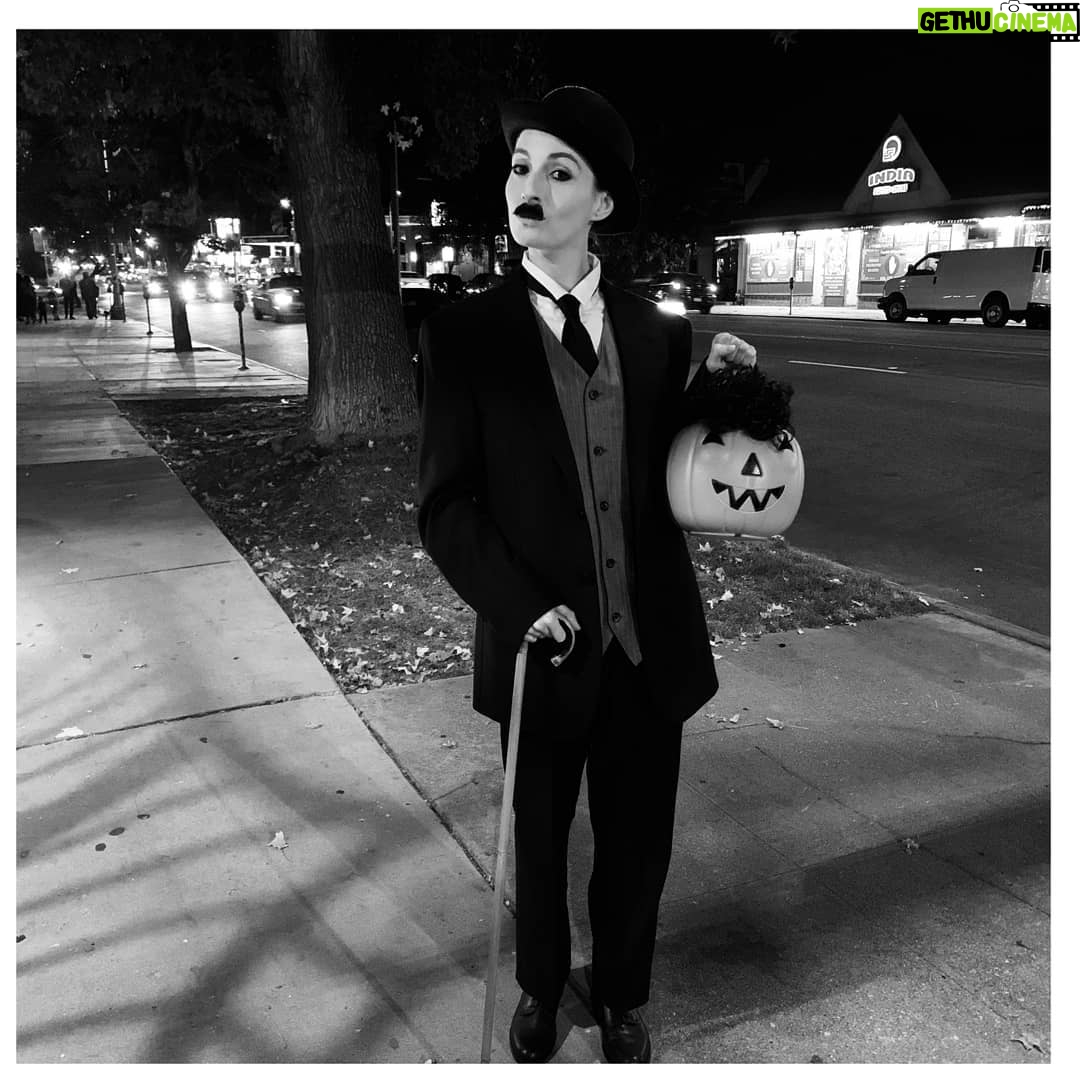 María Valverde Instagram – Este año no saldremos a pedir caramelos ...