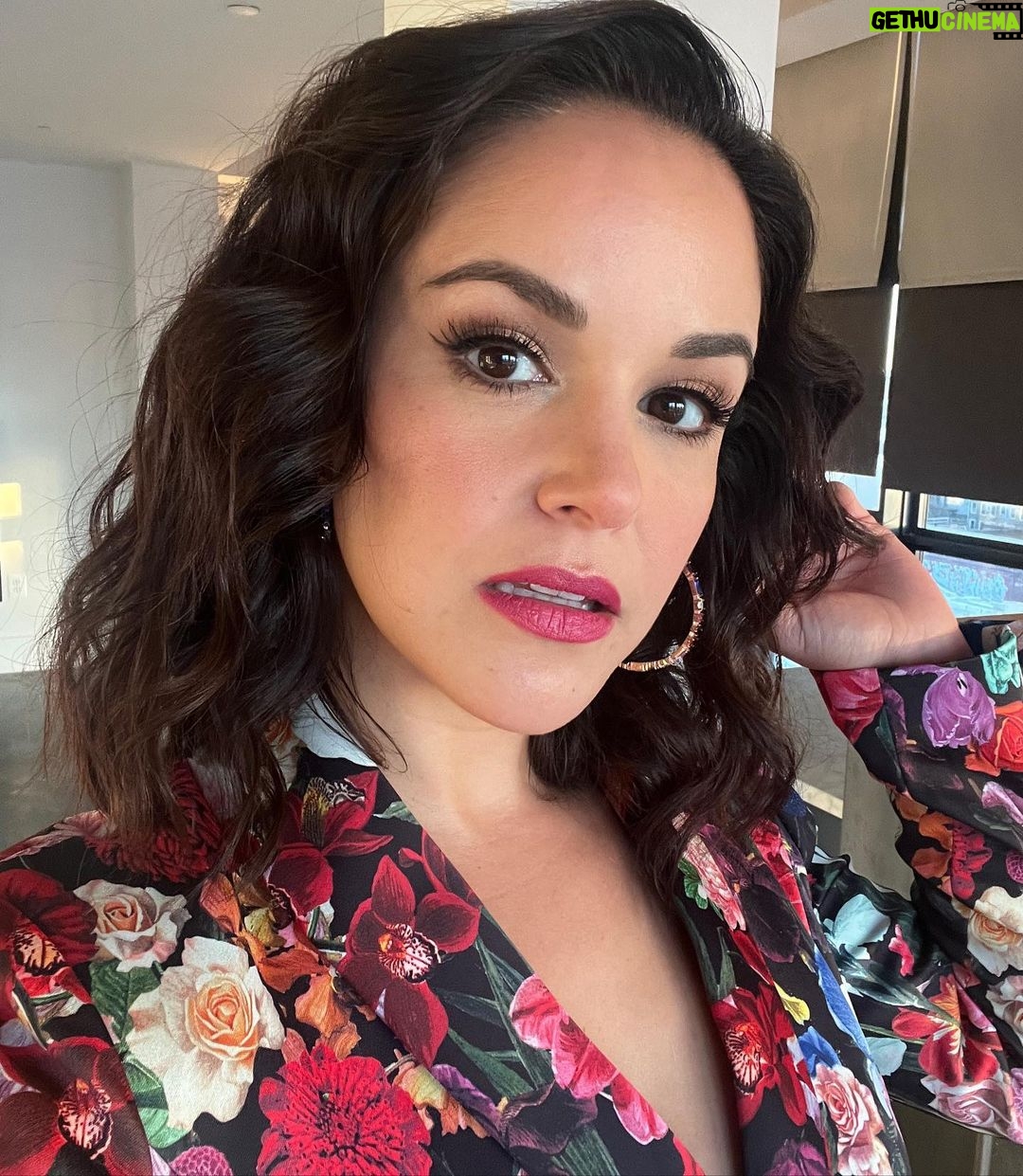 Melissa Fumero Instagram – 🌸🌺🗽🏙️💐🌼 Styled by: @arieltunnell @nora_foley ...
