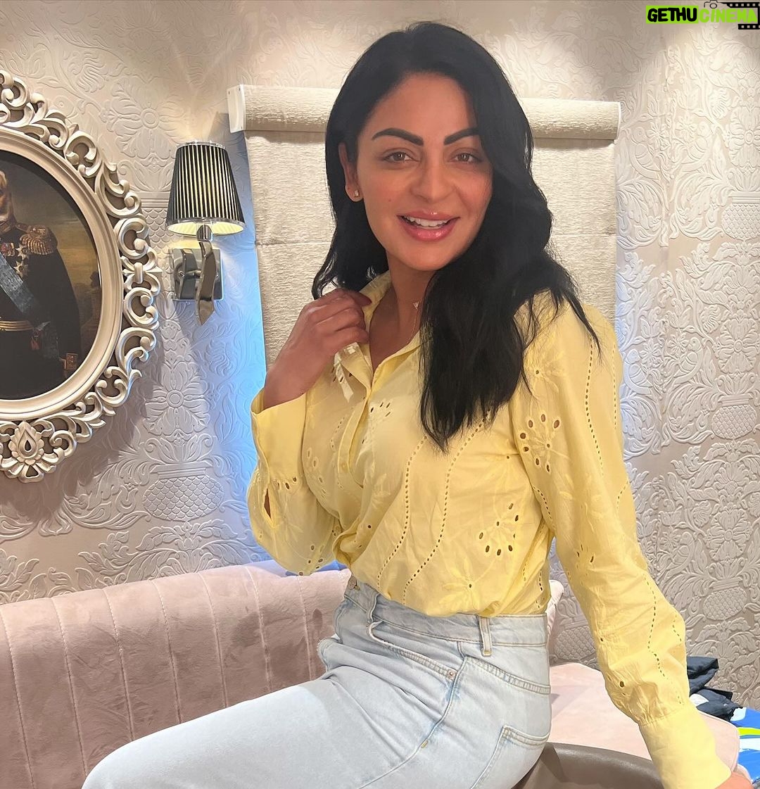 Actress Neeru Bajwa HD Instagram Photos and Wallpapers March 2024 ...