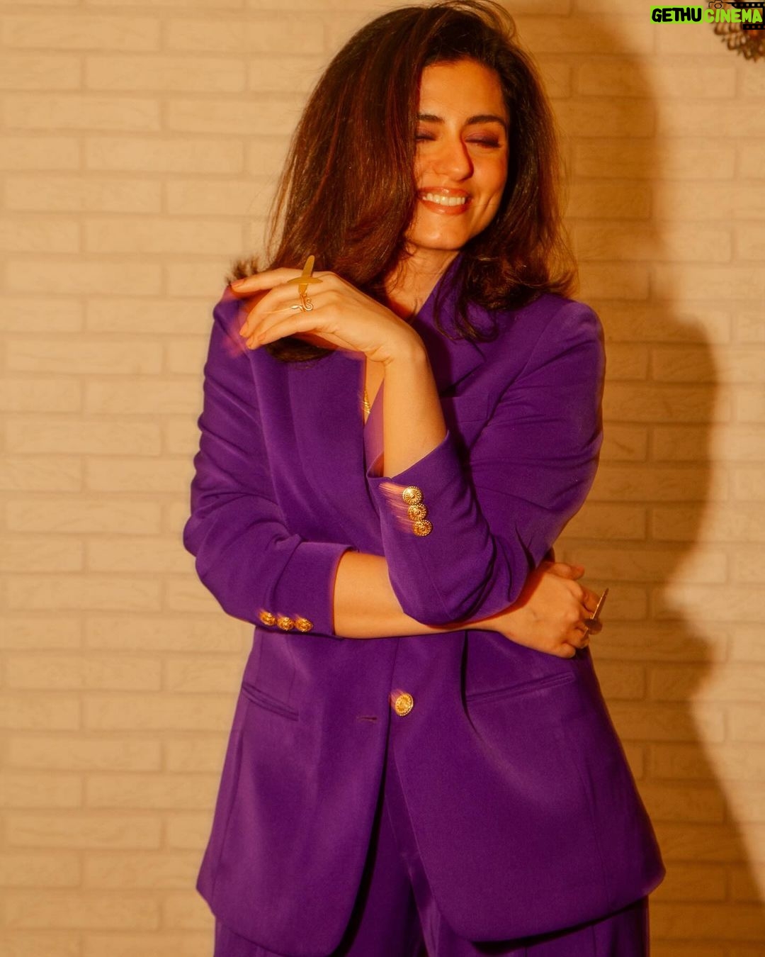 Actress Riddhi Dogra HD Instagram Photos and Wallpapers December 2023 | Gethu Cinema