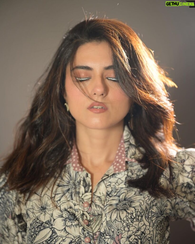 Actress Riddhi Dogra HD Instagram Photos and Wallpapers September 2023 | Gethu Cinema