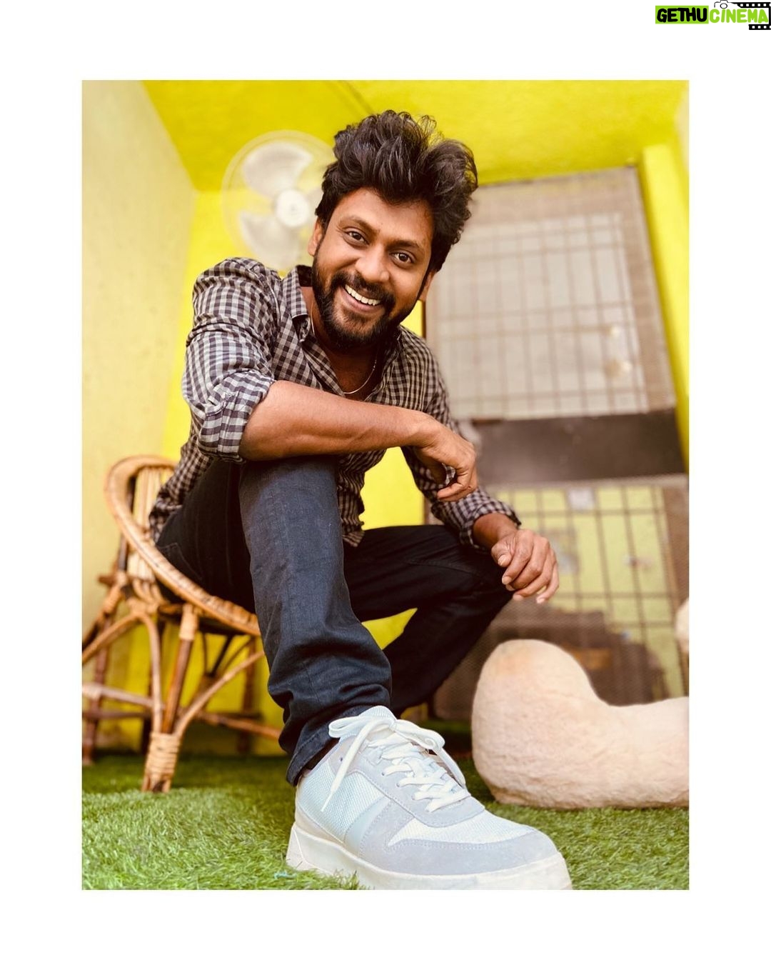 Rio Raj Instagram – Note : Cringe alert 🤪 #Takeittu Easy 🤩 Life is ...