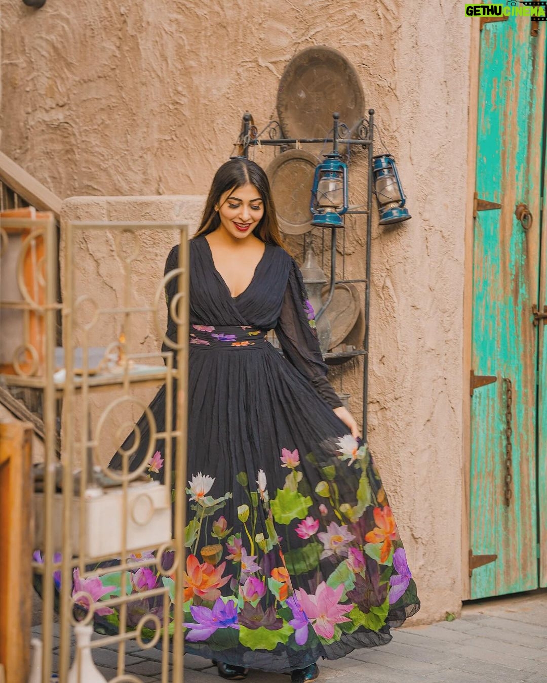 Actress Ruma Sharma HD Instagram Photos and Wallpapers February 2024 ...