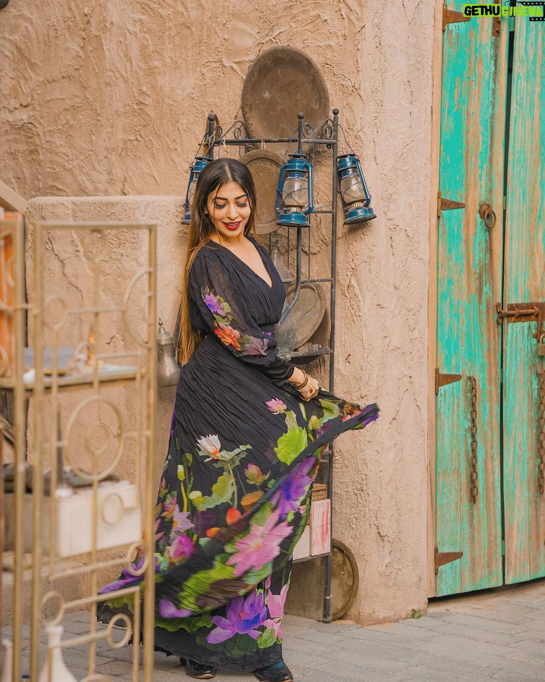 Actress Ruma Sharma HD Instagram Photos and Wallpapers February 2024 ...