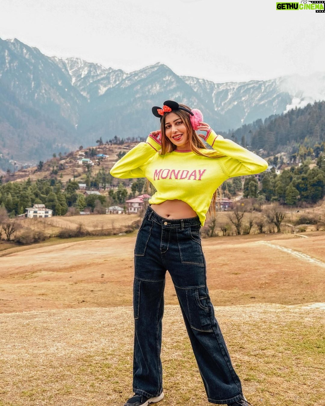 Actress Ruma Sharma HD Instagram Photos and Wallpapers February 2024 ...