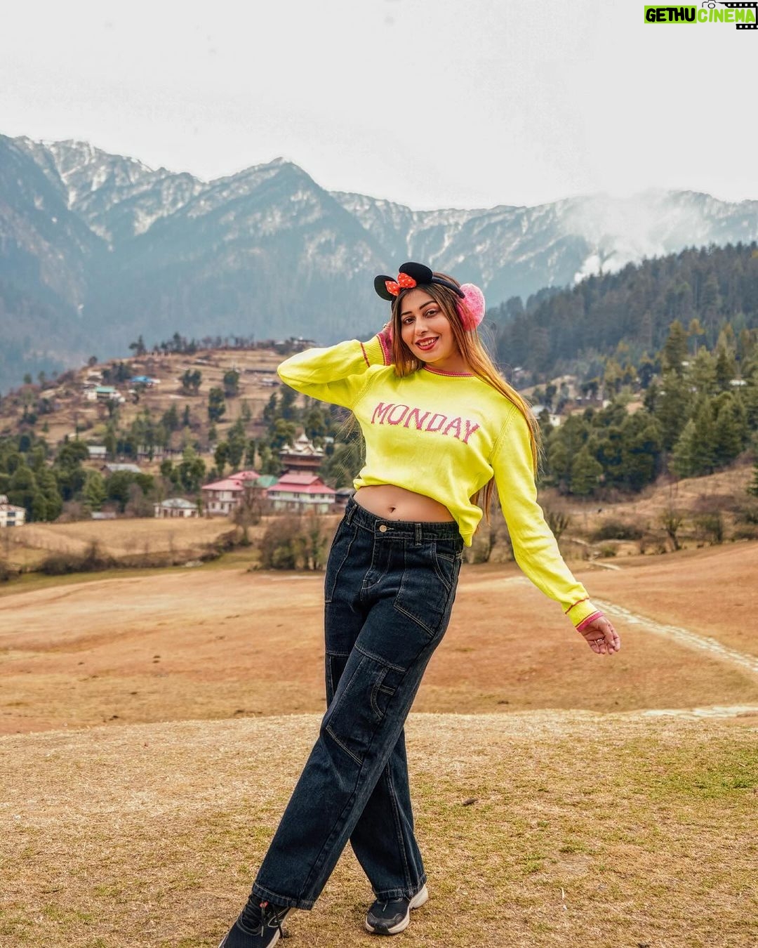 Actress Ruma Sharma HD Instagram Photos and Wallpapers February 2024 ...