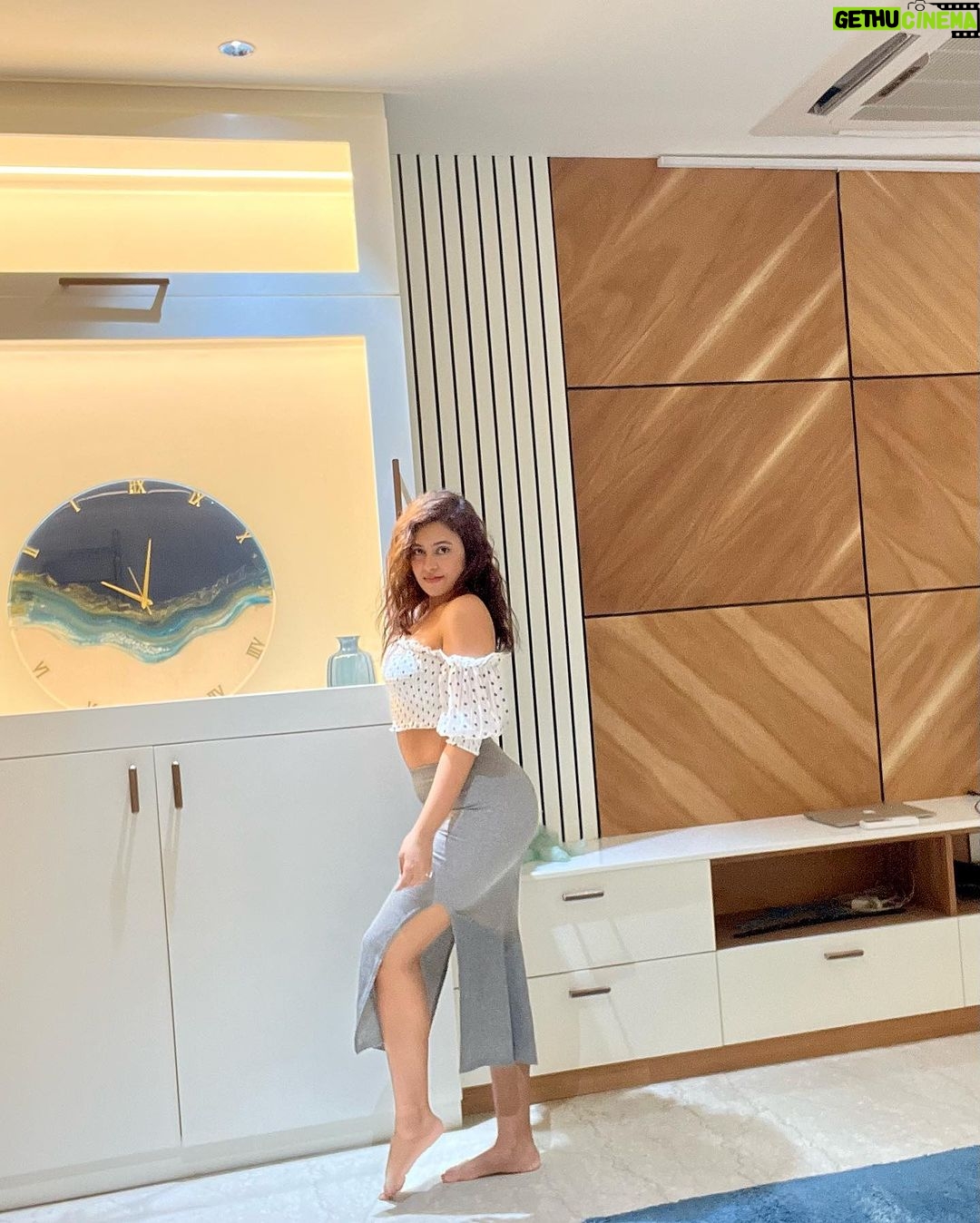 Actress Shobhita Rana HD Instagram Photos and Wallpapers April 2024 ...