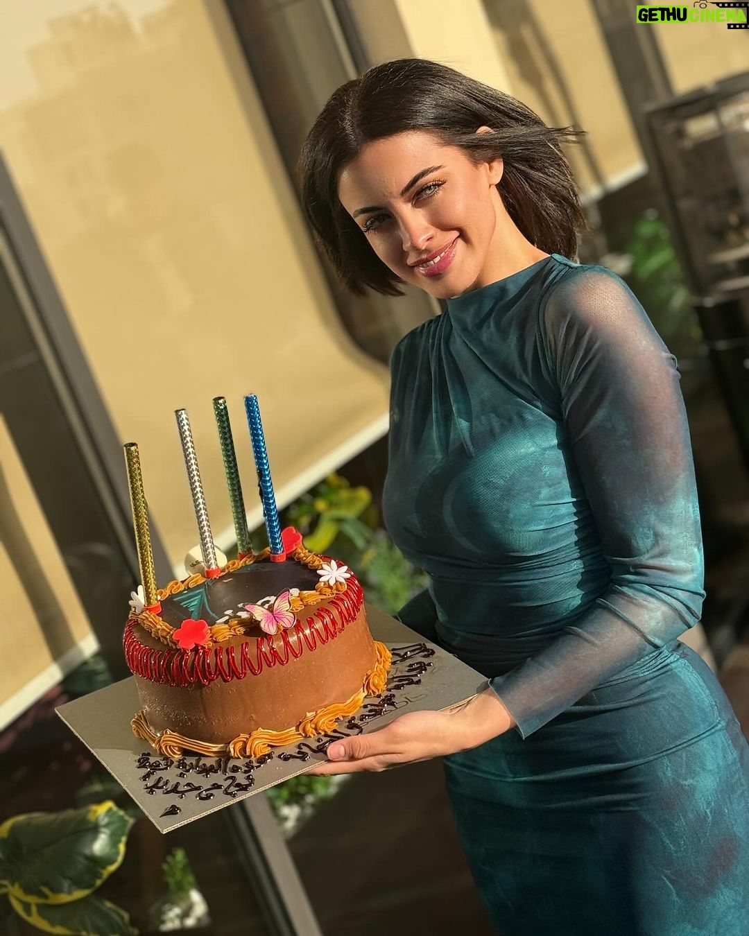 Actress Zahra Habib HD Instagram Photos and Wallpapers March 2024 ...