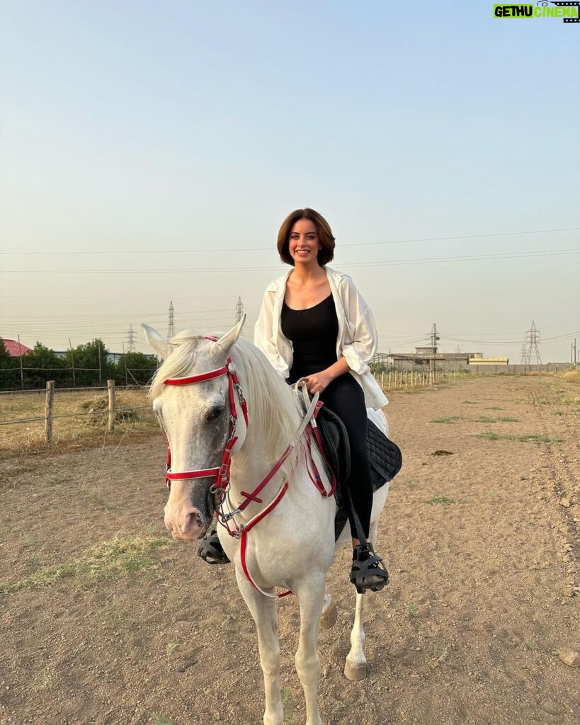 Actress Zahra Habib HD Instagram Photos and Wallpapers June 2023 ...