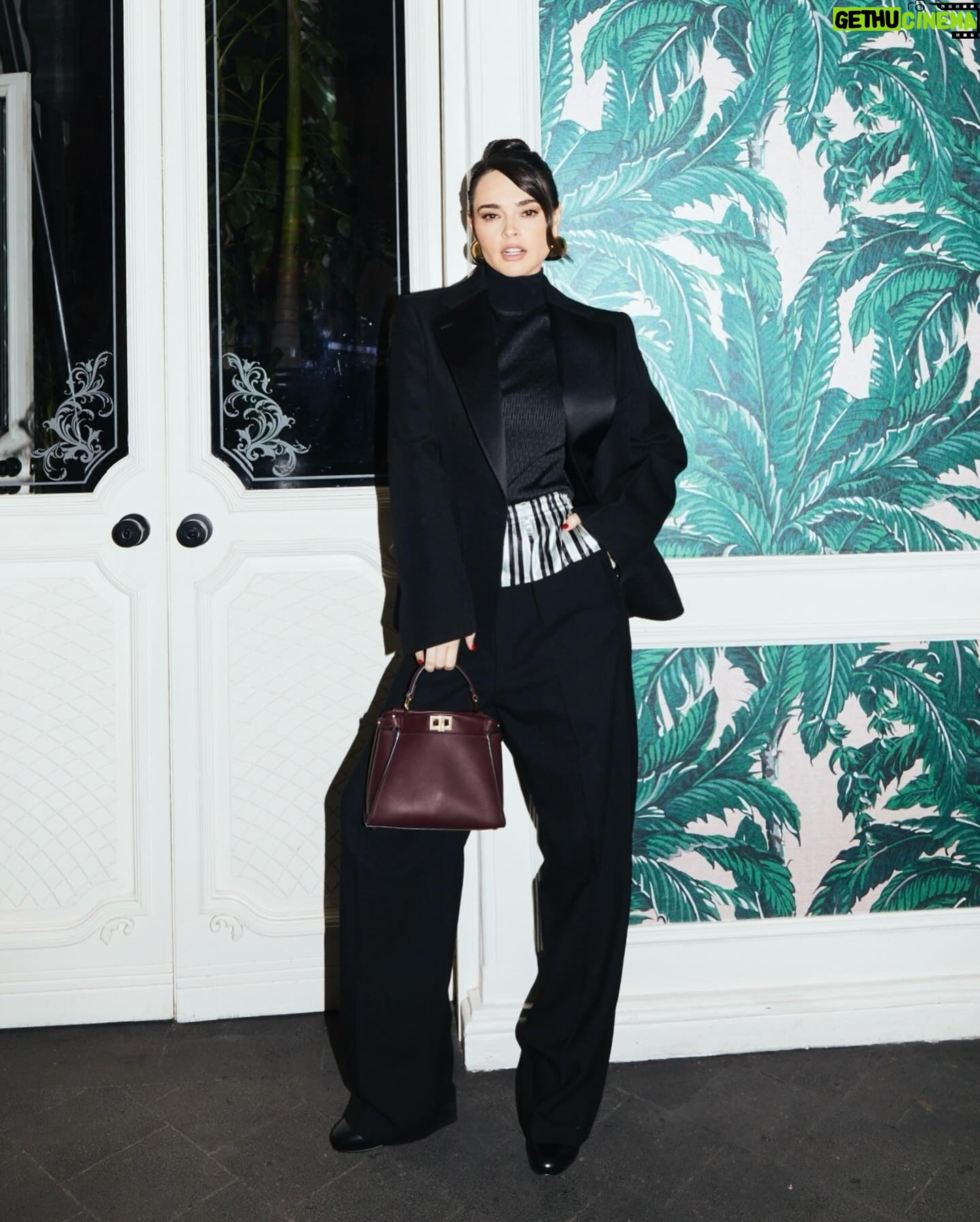 Fabiola Guajardo Instagram – Celebrando el icónico peekaboo de @fendi # ...