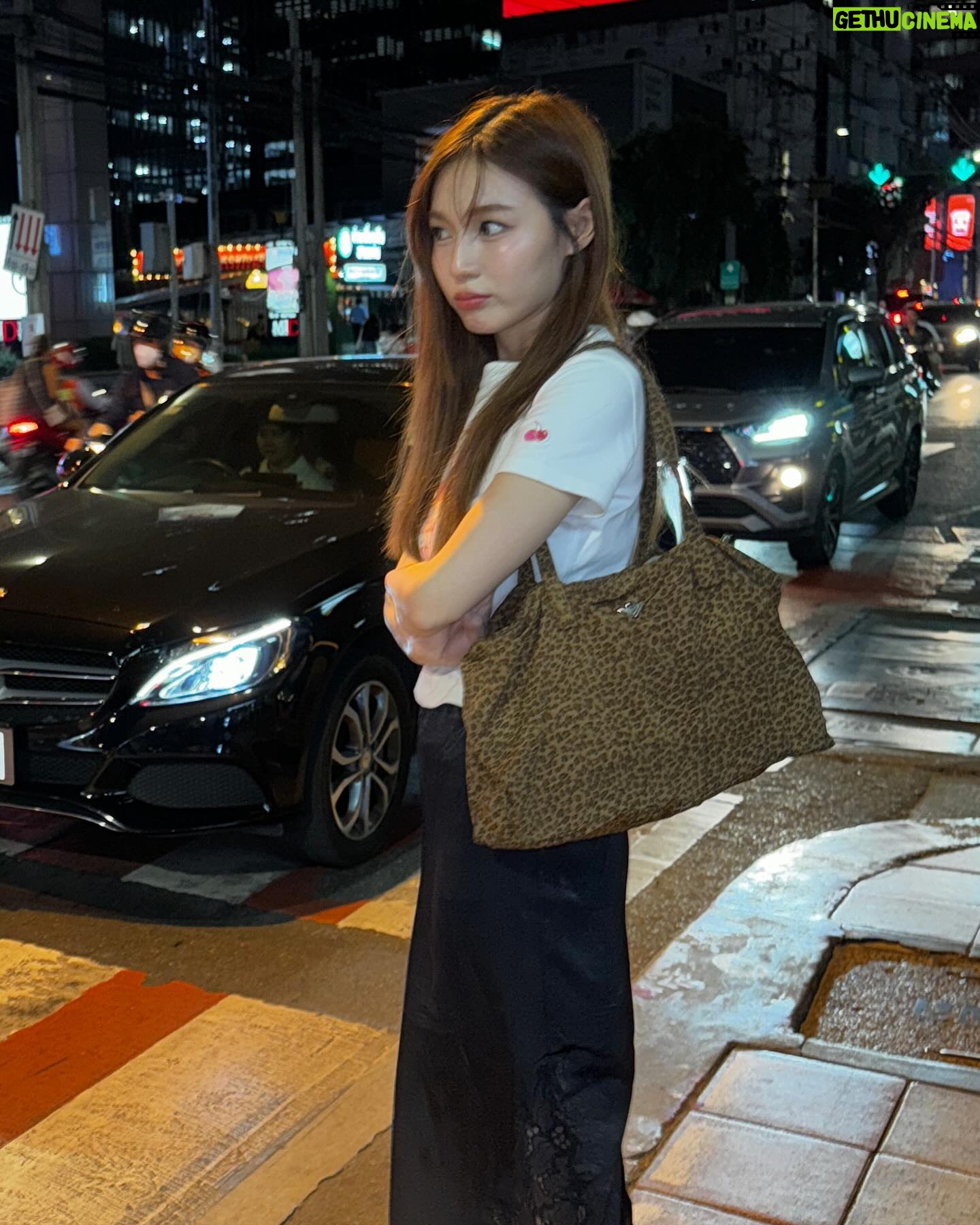 Pattranite Limpatiyakorn Instagram – Asok night vibes | Gethu Cinema