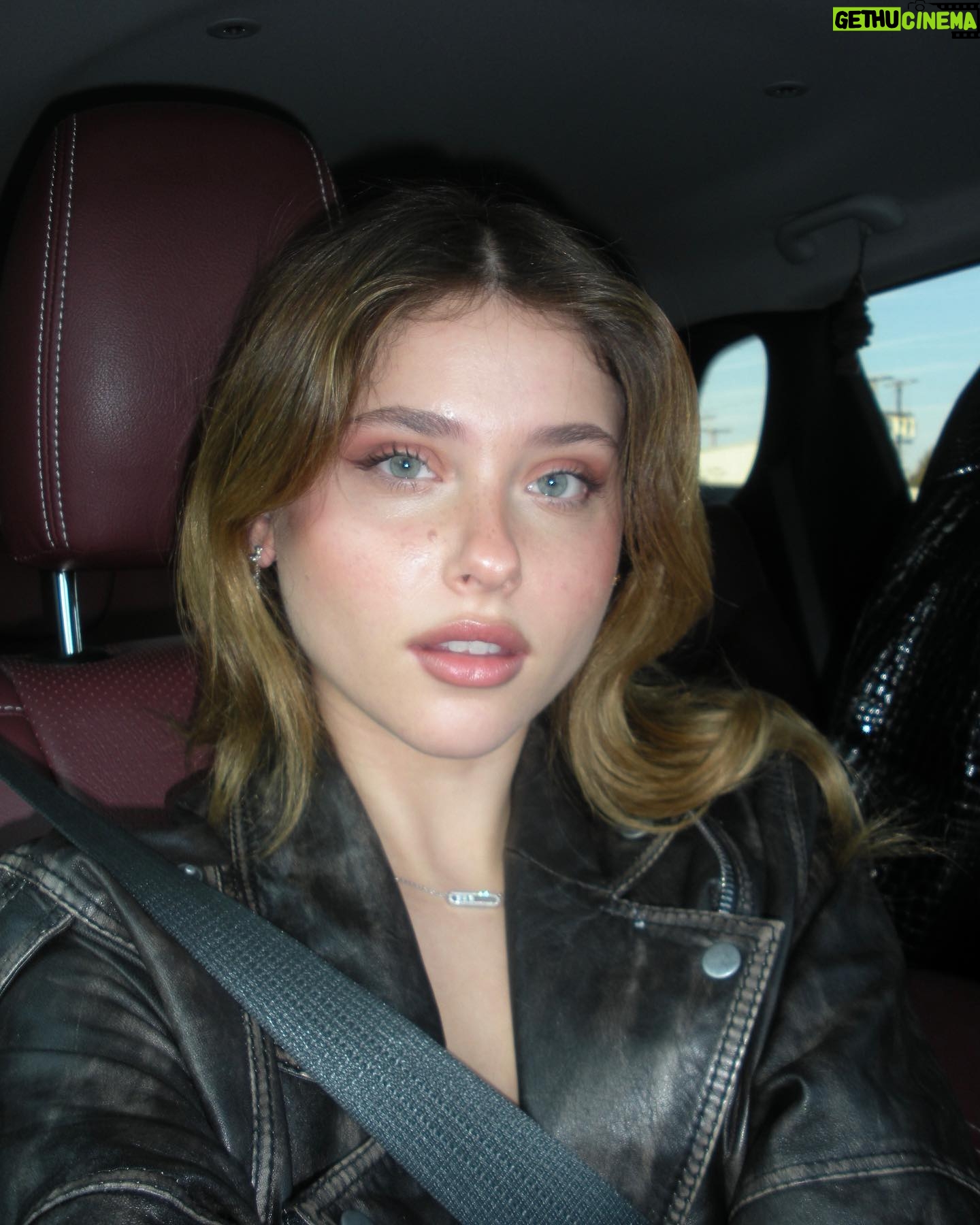 Actress Nicole Wallace HD Instagram Photos and Wallpapers March 2024 ...