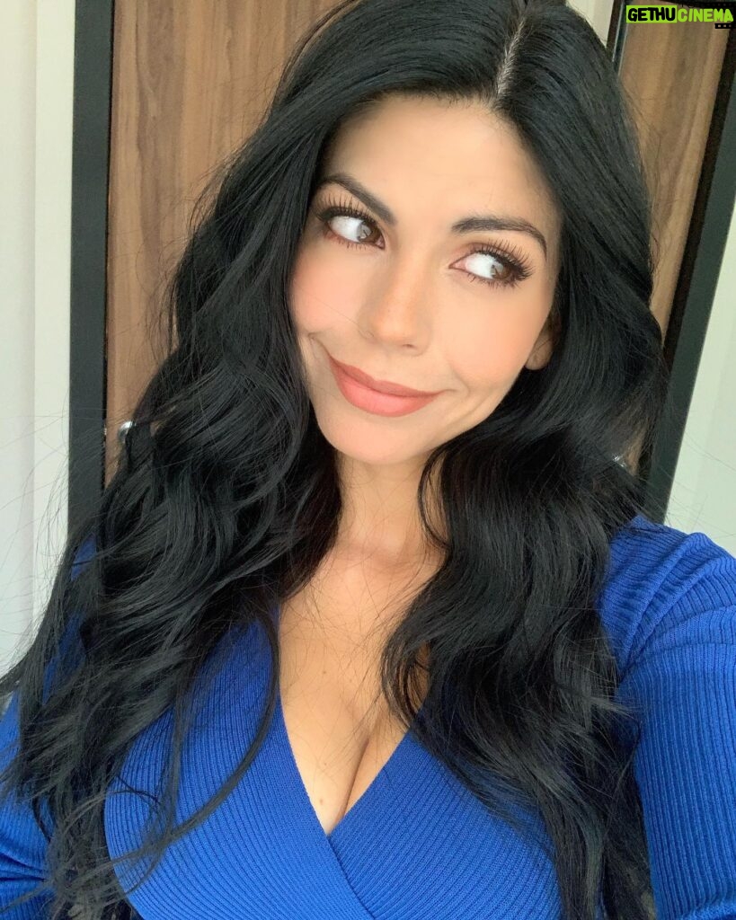 Actress África Zavala HD Instagram Photos and Wallpapers May 2024 ...