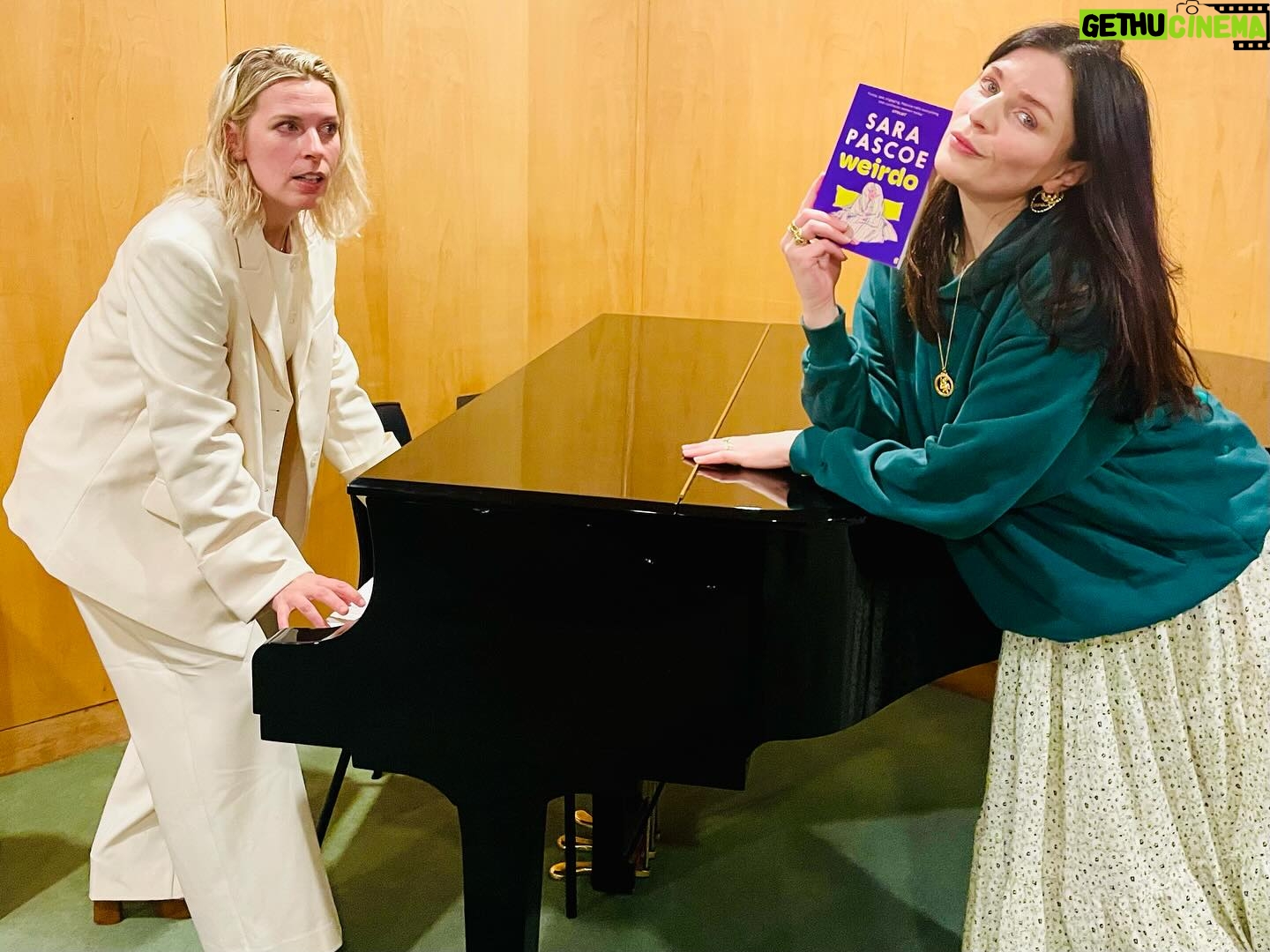 Aisling Bea Instagram – DISCLAIMER: this is me with Sara Pascoe, NOT ...