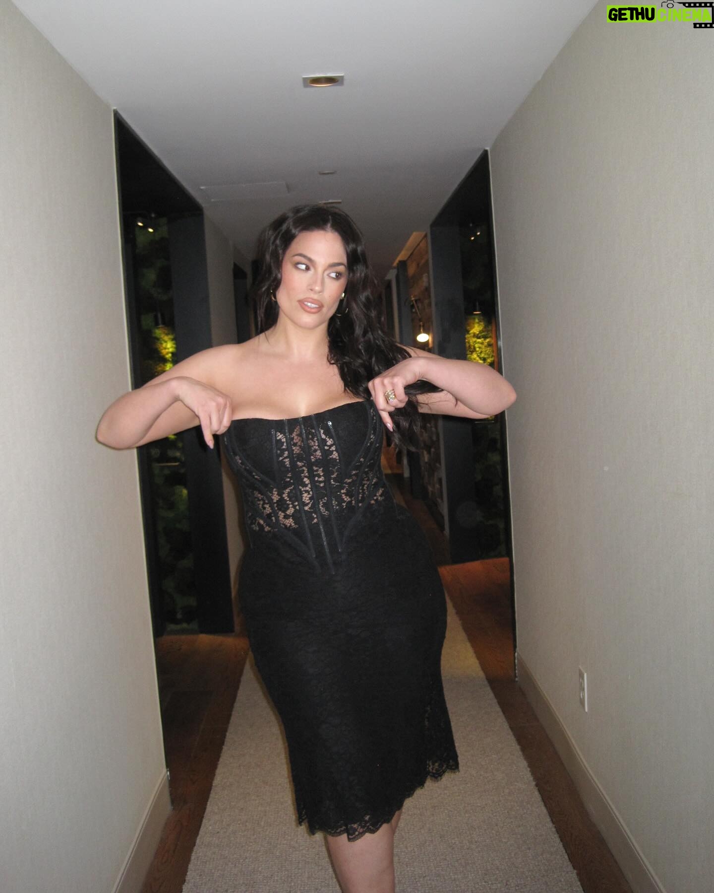 Ashley Graham Instagram – en route to broadway | Gethu Cinema