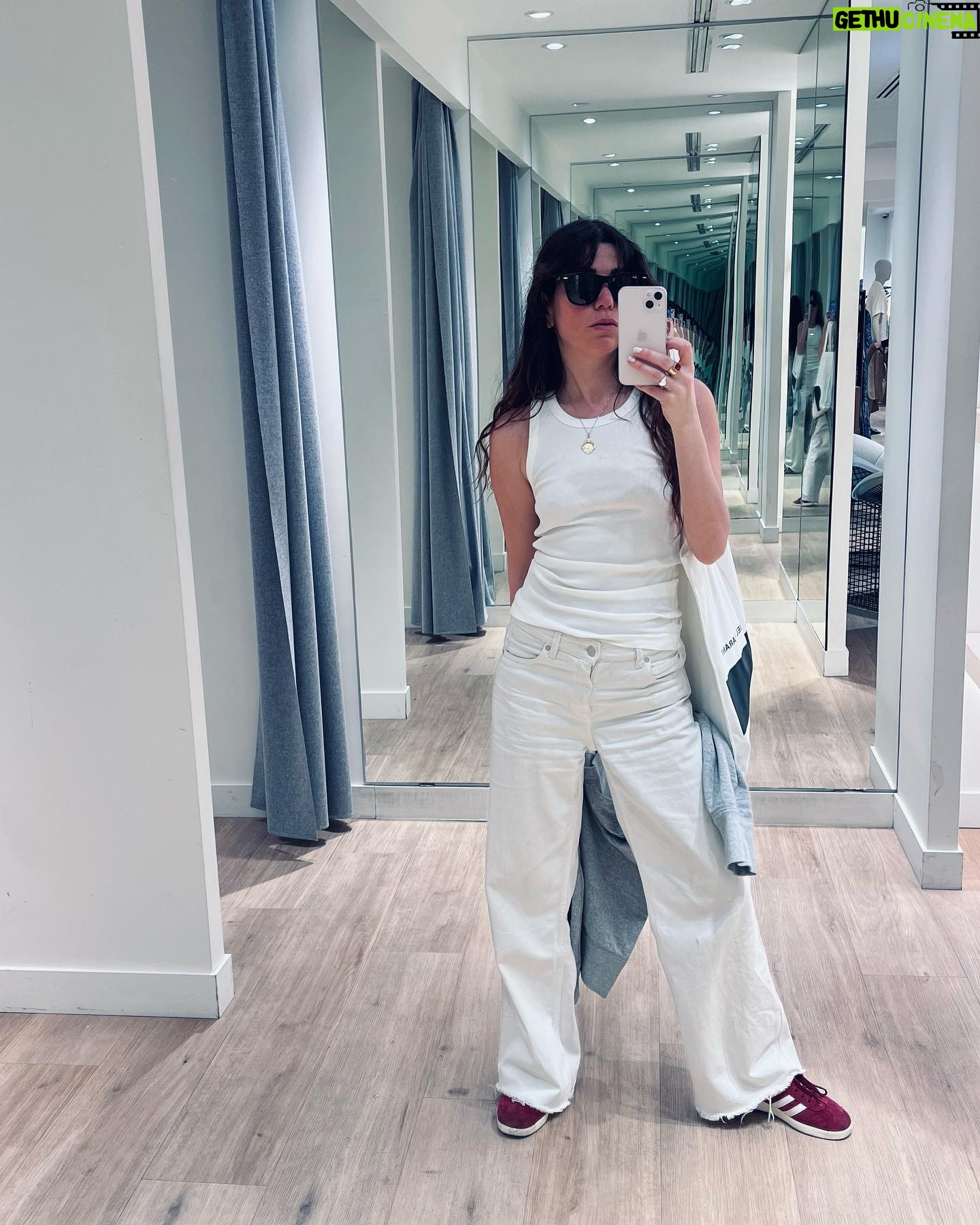 Actress Ceren Moray HD Instagram Photos and Wallpapers June 2023 ...