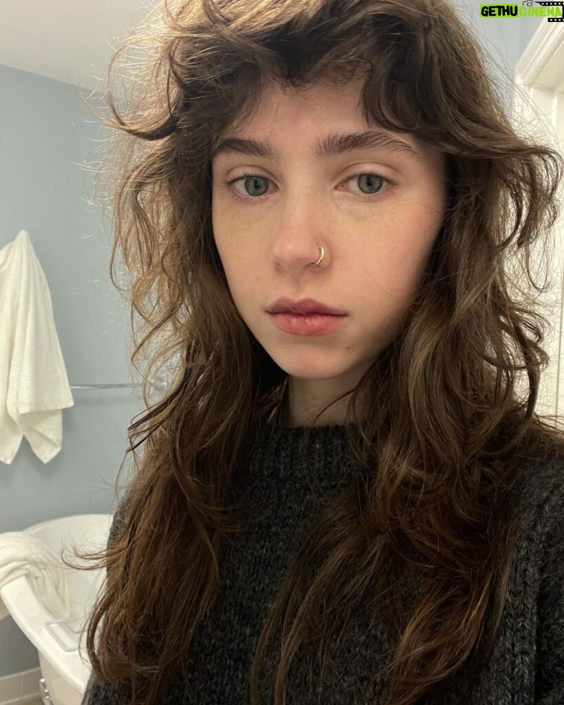 Actress Clairo HD Instagram Photos and Wallpapers April 2022 | Gethu Cinema