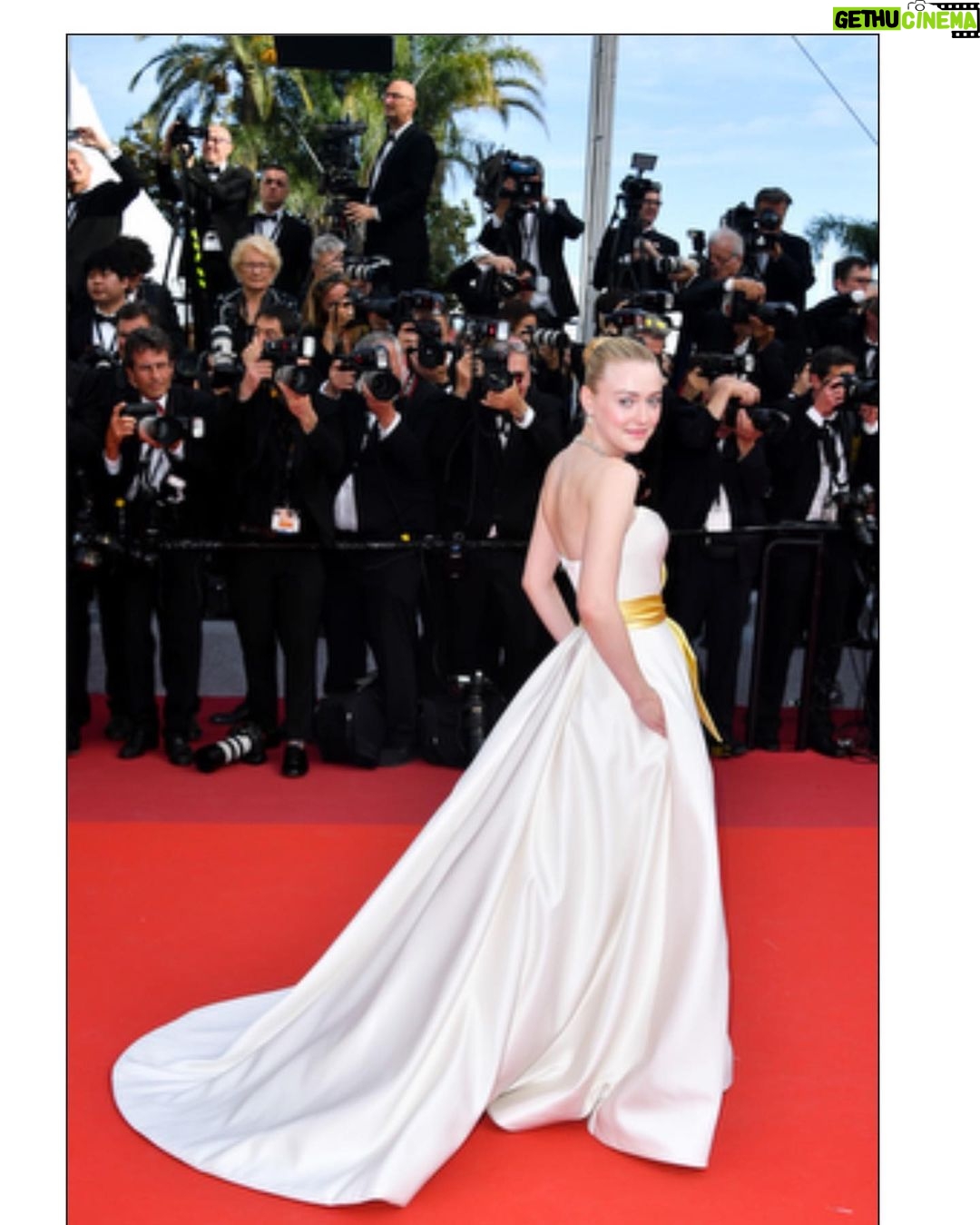 Dakota Fanning Instagram – I can’t believe my luck. Wearing the @armani ...