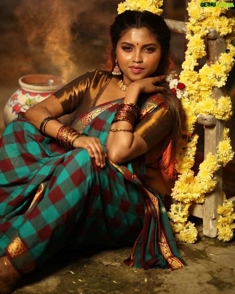 Actress Elakkiya HD Instagram Photos and Wallpapers January 2024 ...