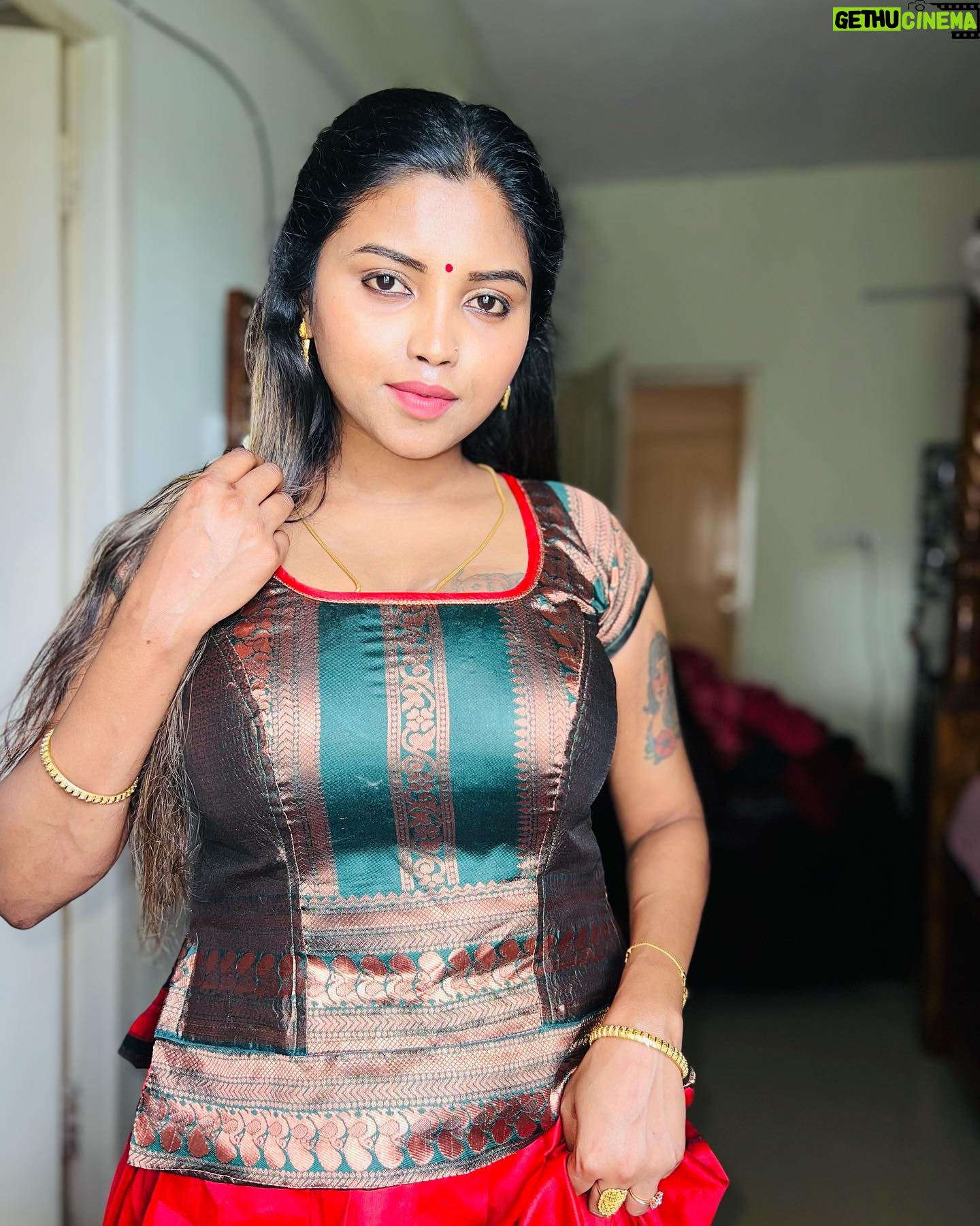 Elakkiya Instagram – | Gethu Cinema