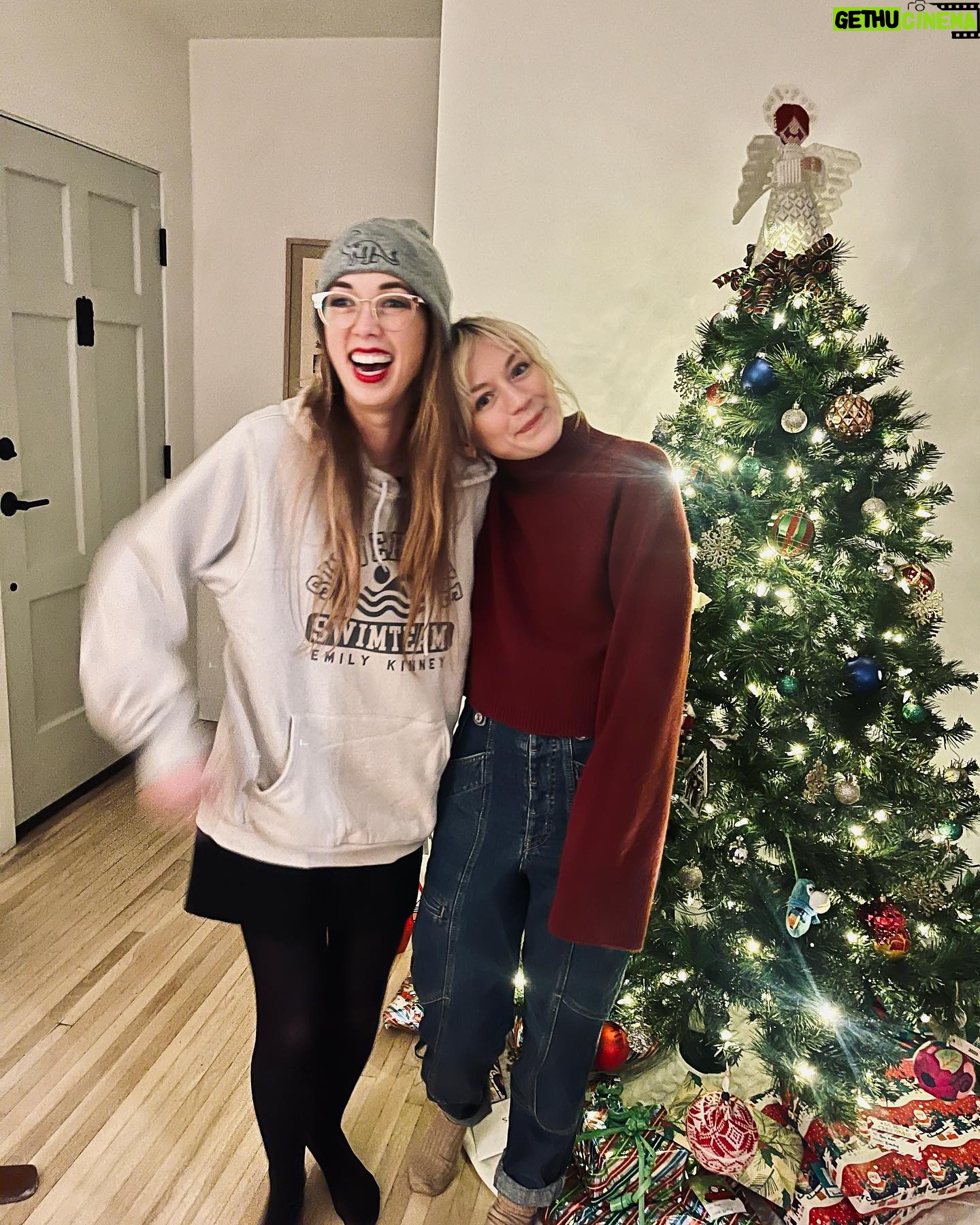 Emily Kinney Wiki, Biography, Age, Gallery, Spouse and more