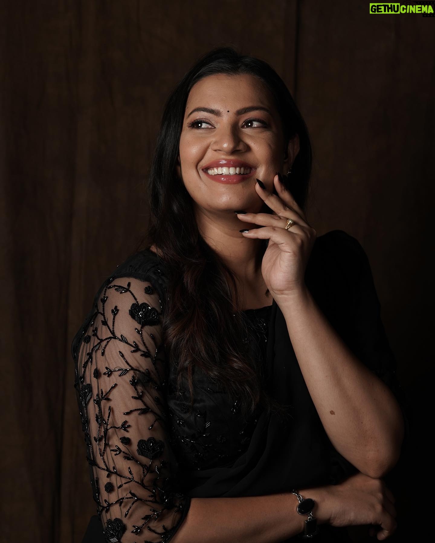 Geetha Madhuri Instagram – Outfit – @sr_label_by_yaminireddy Makeup ...