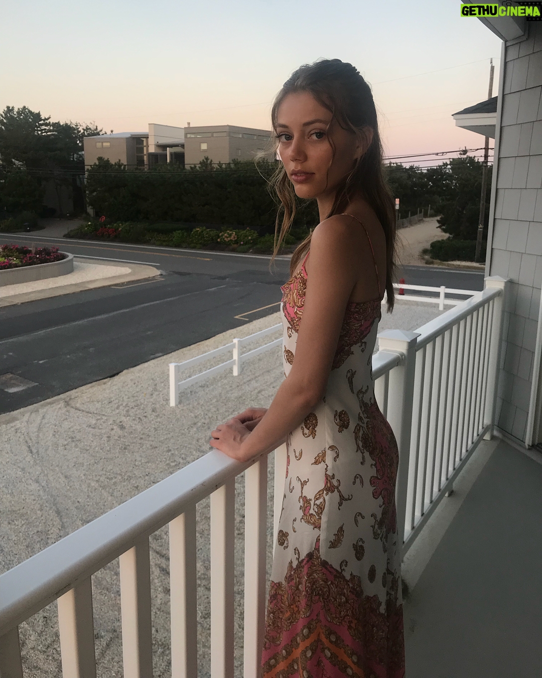 Actress Grace Van Dien HD Instagram Photos and Wallpapers March 2020 ...