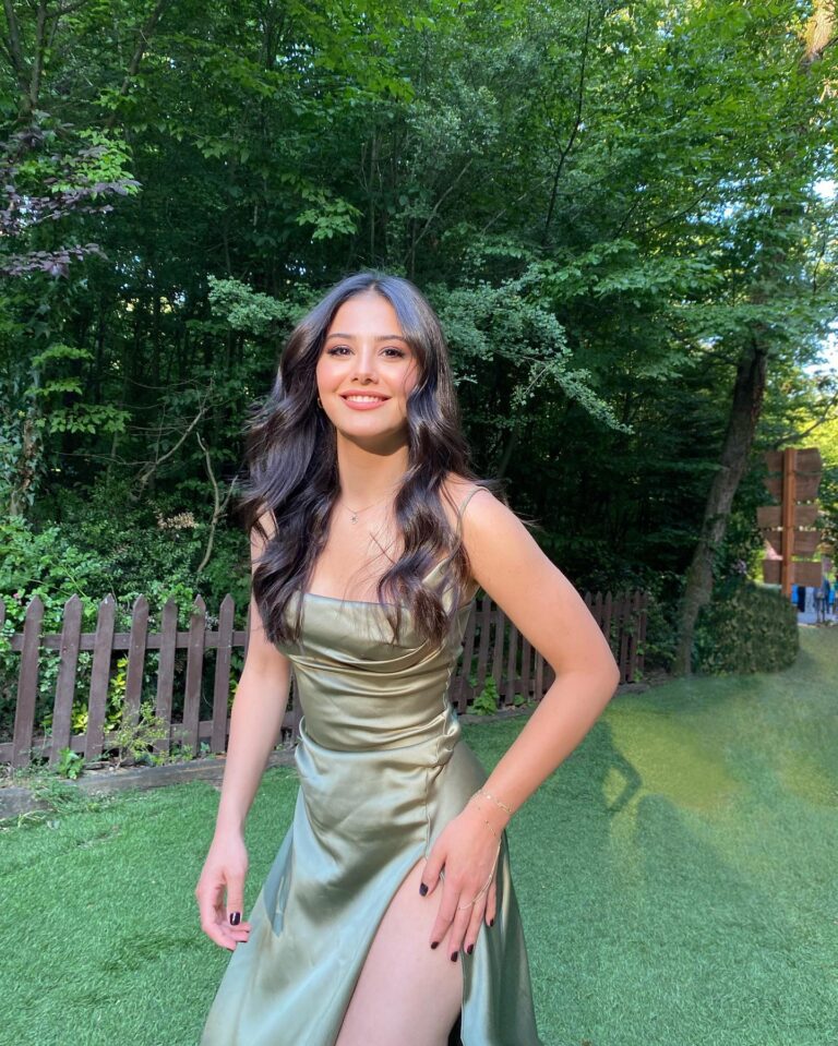 Top 10: Helin Kandemir's Most Iconic Instagram Photos