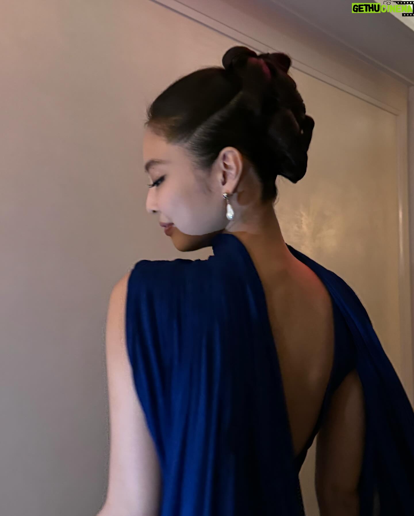 Jennie Kim Instagram – MET GALA 💙 A custom look by @pieter_mulier ...