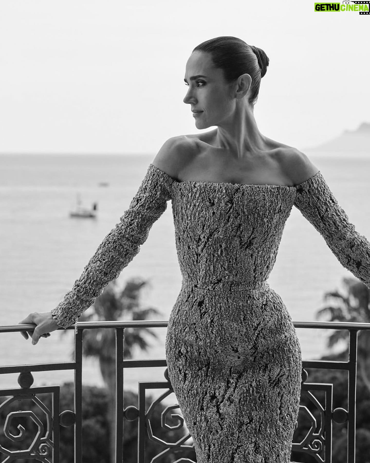 Jennifer Connelly Instagram – Another moment for this dress, thanks to ...